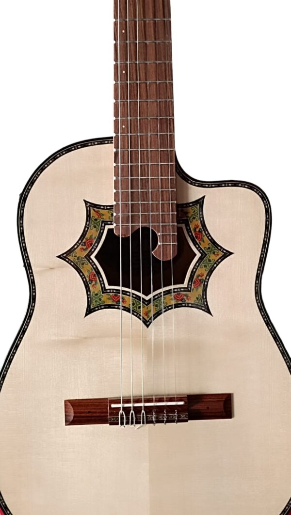 Requinto elaborado por el luthier Santiago Ayala Calidad artesanal